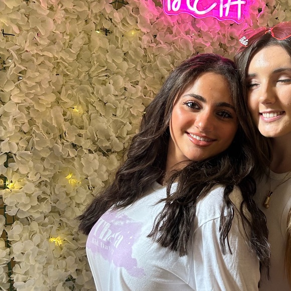 Sophia's Closet (@sophiakaloust) | Poshmark